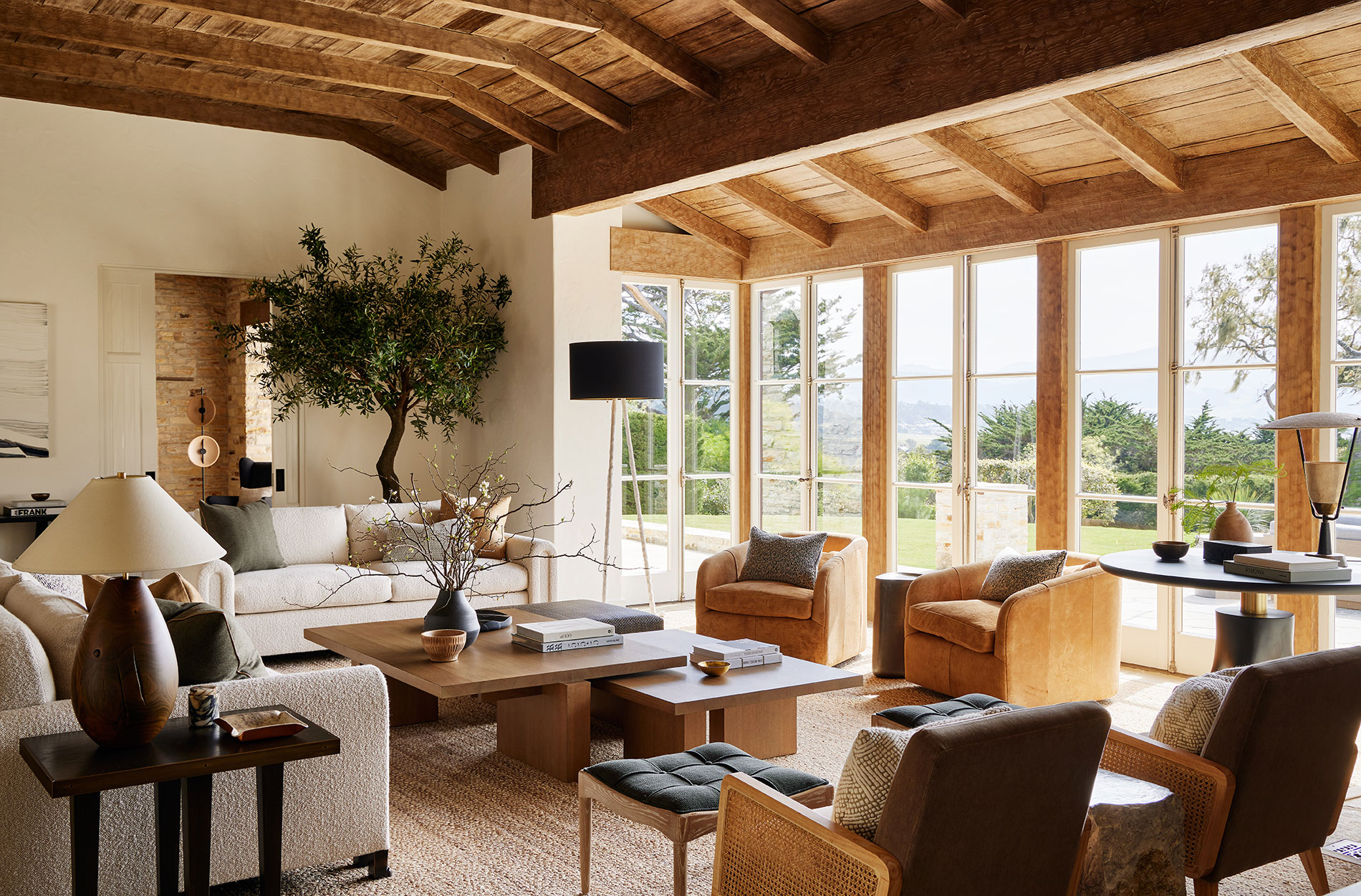 Pebble Beach Compound: Welcoming Interiors With a Modern
